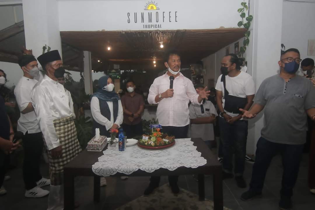 Lokasi Instragramable, HM. Rudi Kongkow Bareng Milenial Batam di ...