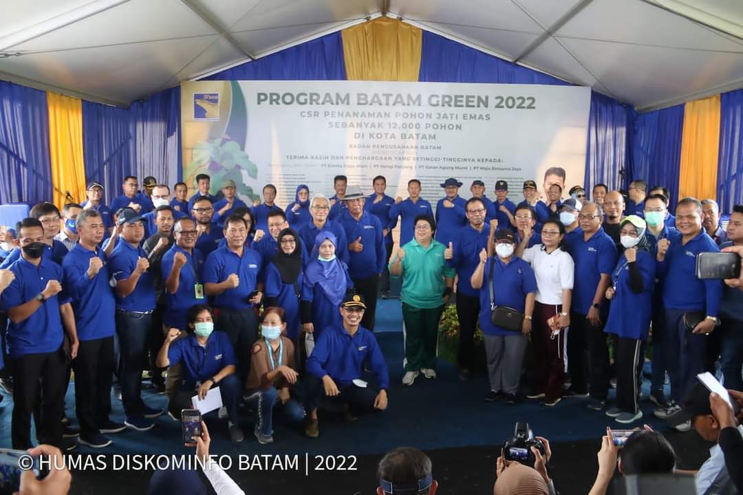 12 Ribu Pohon Jati Emas Ditanam di Sepanjang Jalan Batam | btm.co.id