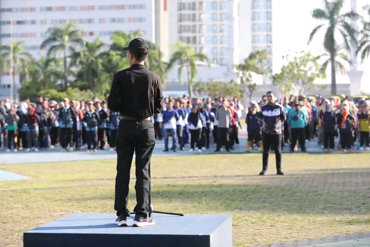 Amsakar Nakhodai Semangat Bersih-Bersih Batam, Ribuan ASN Turun ke ...