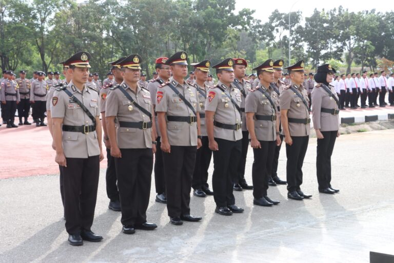 Polresta Barelang Gelar Upacara Sertijab dan Pelantikan Pejabat Utama ...
